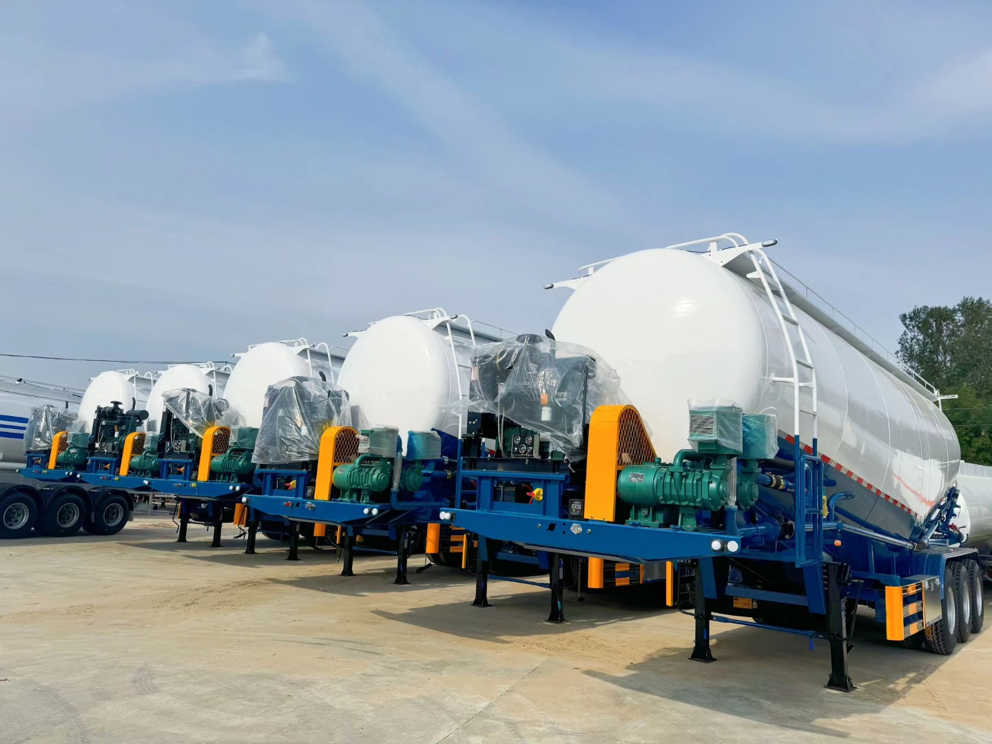 3 Axles 42cbm Bulk Cement Tanker Trailer – YUHANG VEHICLE